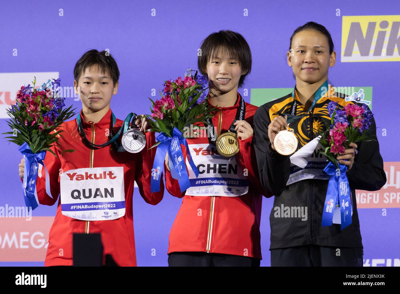 Budapest, Hungary. 27th June, 2022. China's Quan Hongchan (L), Chen ...
