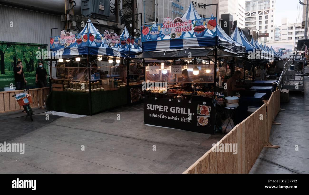 Street Vendors Market Siam Square Young People's Shopping Area Bangkok ...