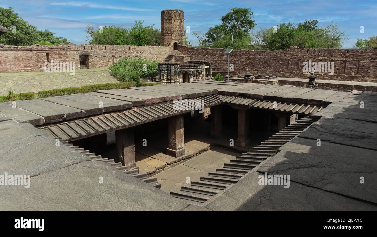 Orchha temple with top view hi-res stock photography and images - Alamy