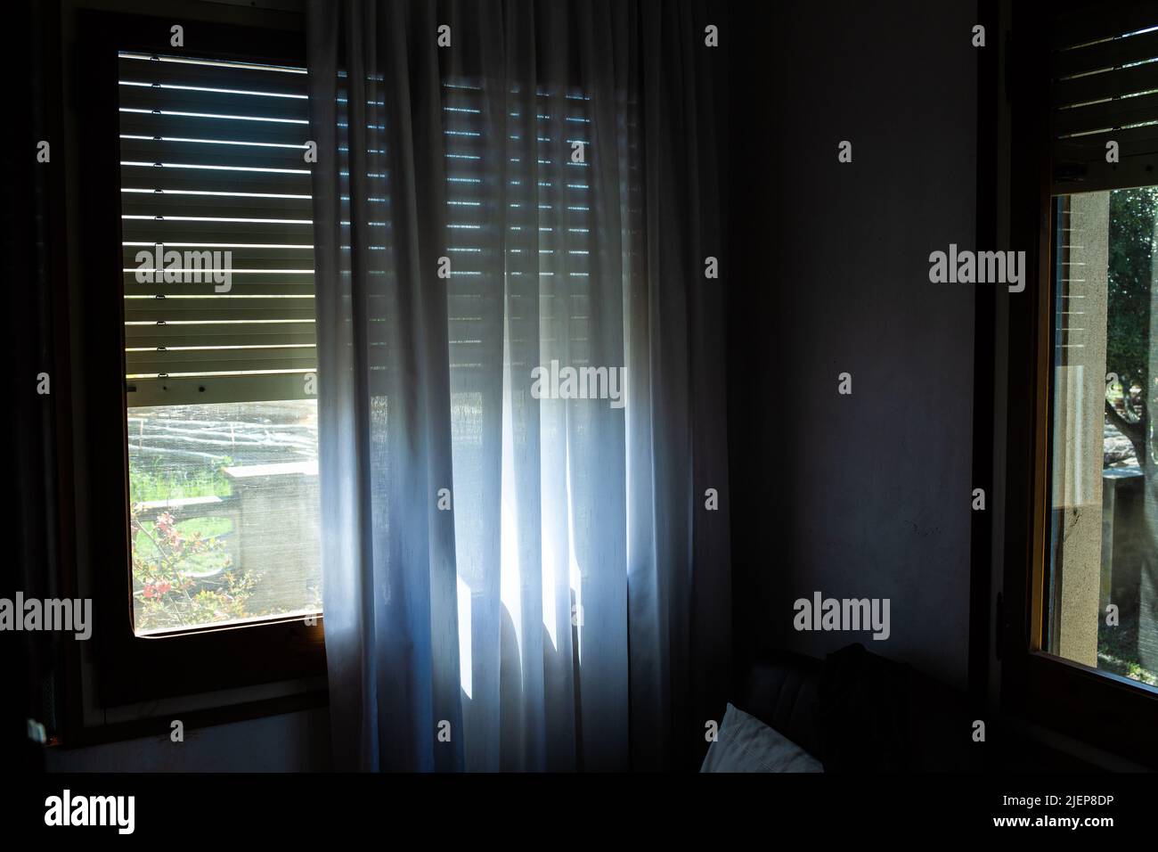 Closed curtains window hi-res stock photography and images - Alamy