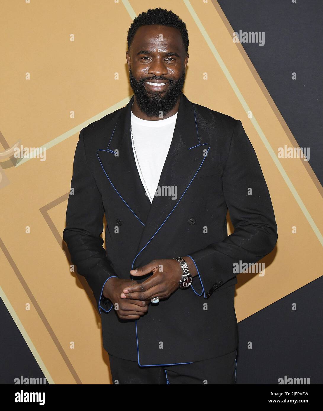 Terrence Terrell arrives at the ONLY MURDERS IN THE BUILDING Season 2 ...