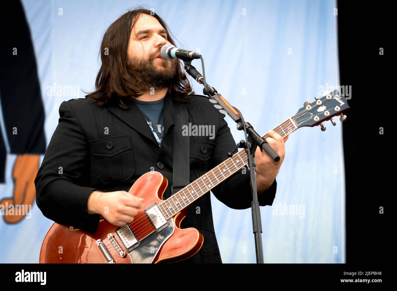 Romeo Stodart - The Magic Numbers, V2006, Hylands Park, Chelmsford ...