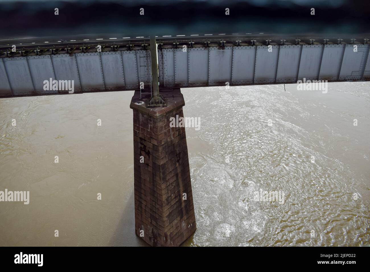 Pillar of bridge hi-res stock photography and images - Alamy