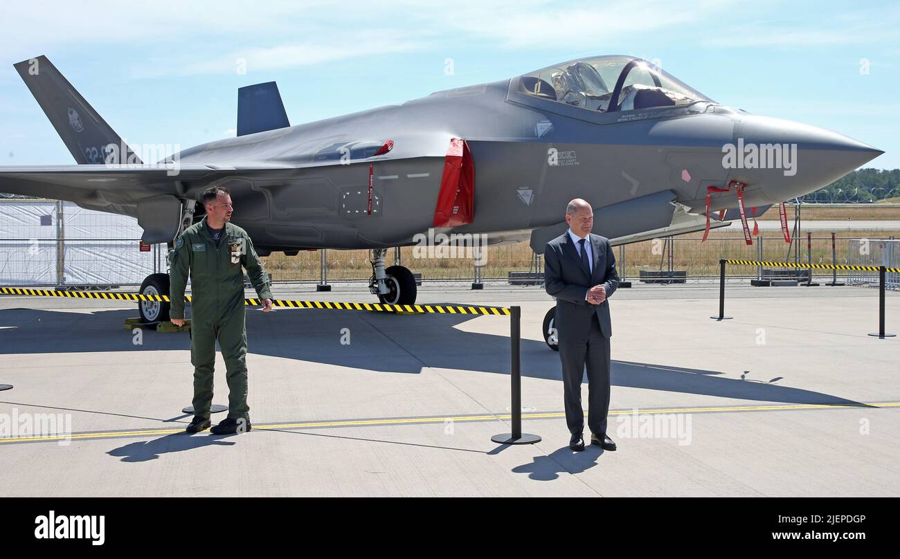 22 June 2022, Brandenburg, Schönefeld: German Chancellor Olaf Scholz ...