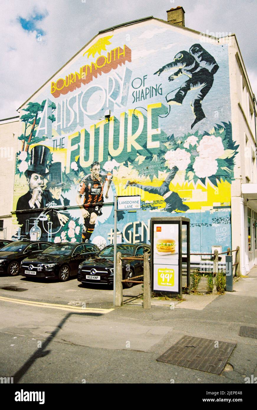 Bournemouth street mural hi-res stock photography and images - Alamy