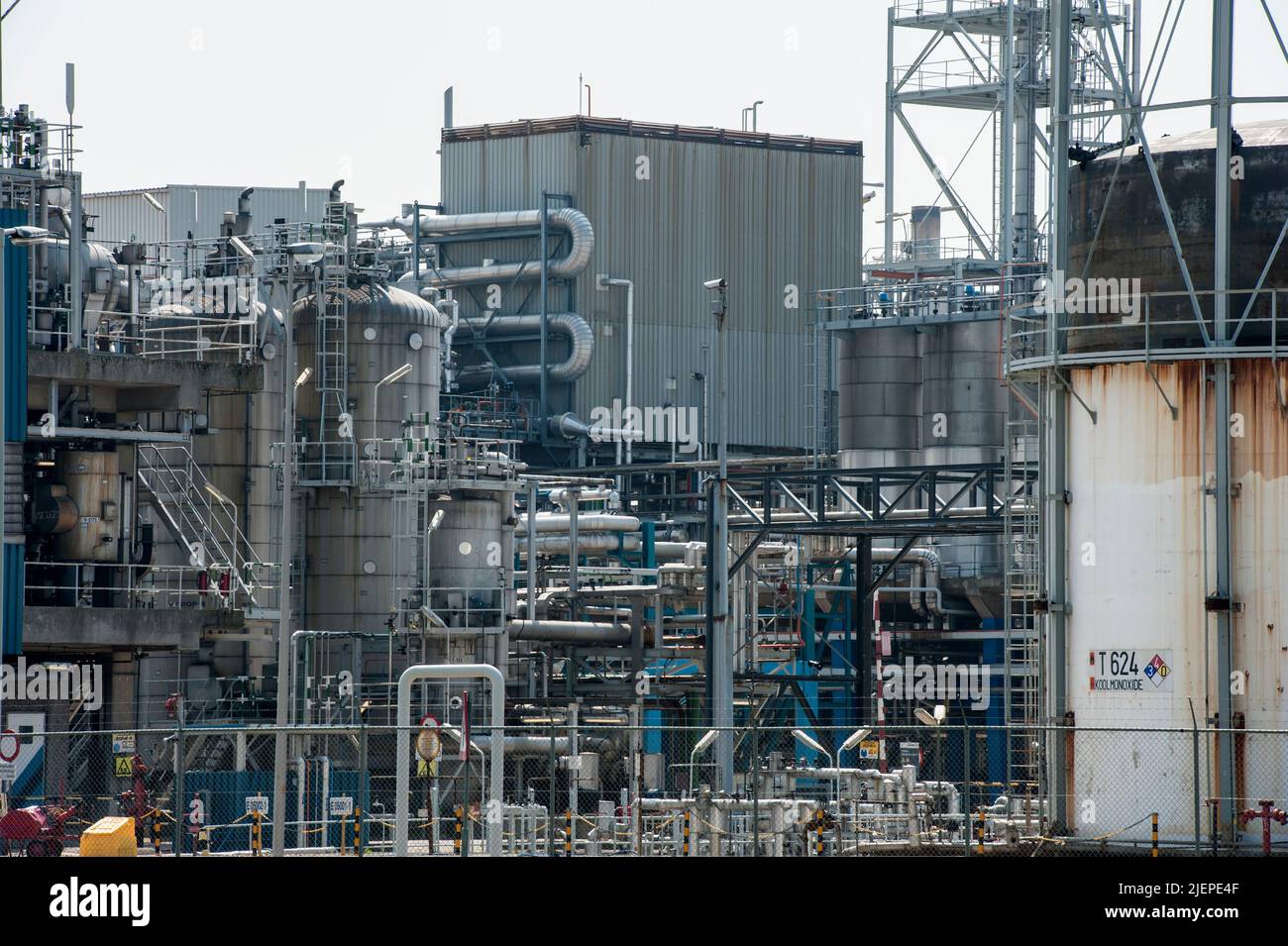 Oil & Fossil Fuel Refinery on Maasvlakte, Port of Rotterdam ...