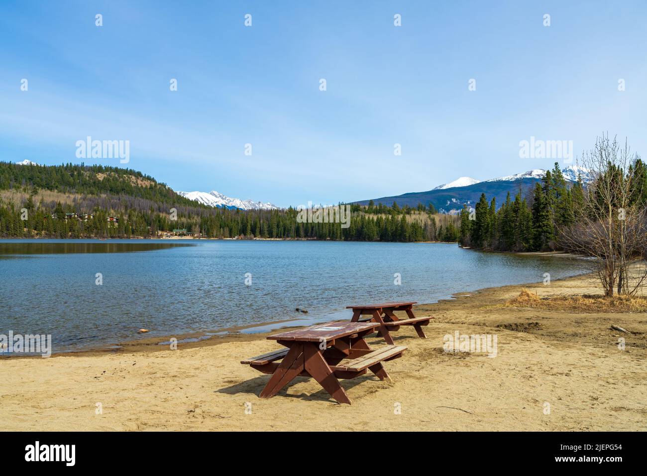 Pyramid Lake Beach. Jasper National Park landscape. Canadian Rockies ...
