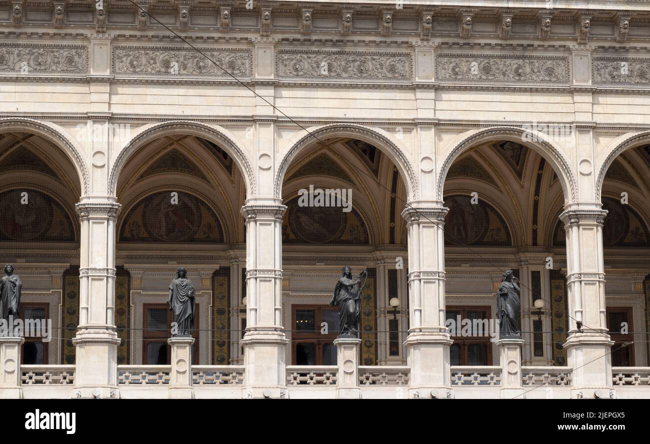 Vienna opera house Stock Photo - Alamy