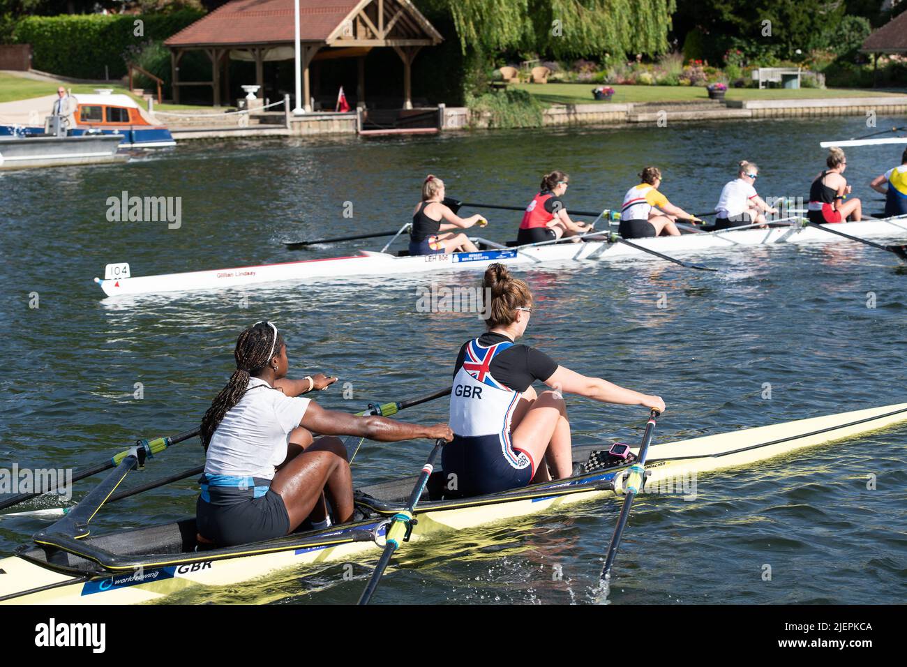 Henley-upon-Thames, Oxfordshire, UK. 28th June, 2022. It was a glorious ...