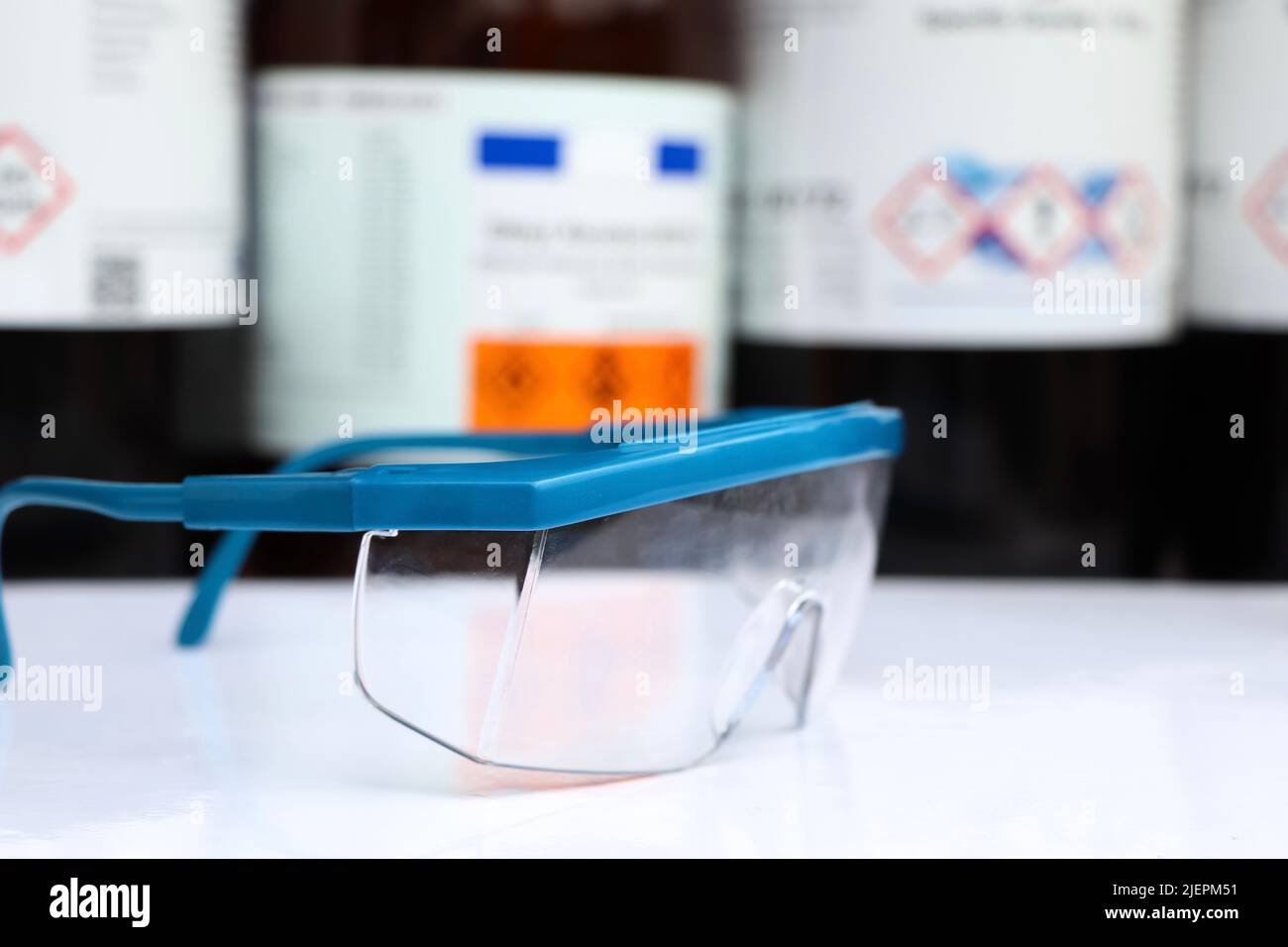 Glasses can prevent chemicals in the laboratory or at work from getting ...