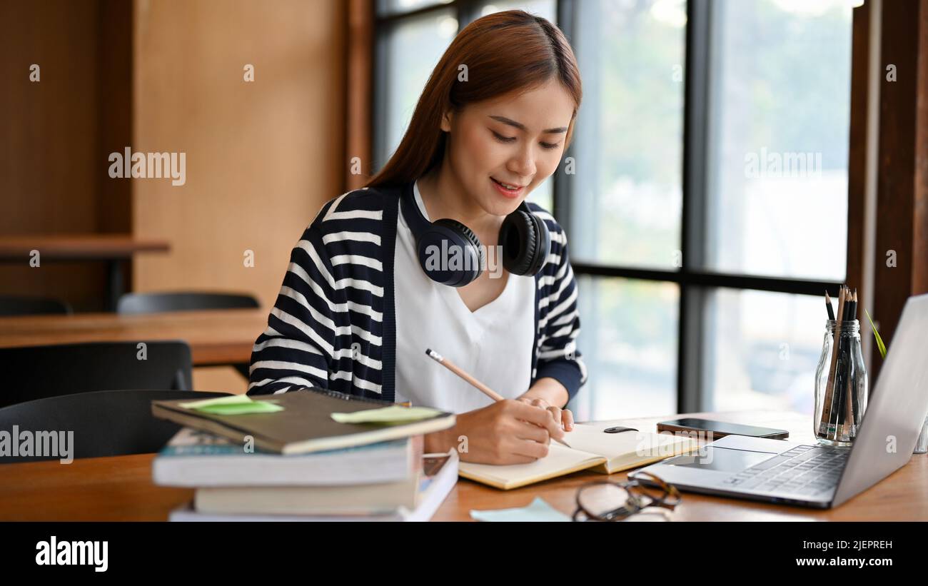 Doing math hi-res stock photography and images - Alamy