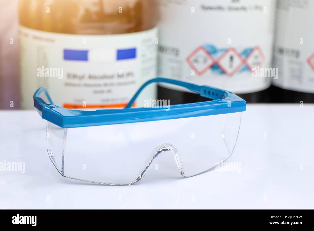 Glasses can prevent chemicals in the laboratory or at work from getting ...