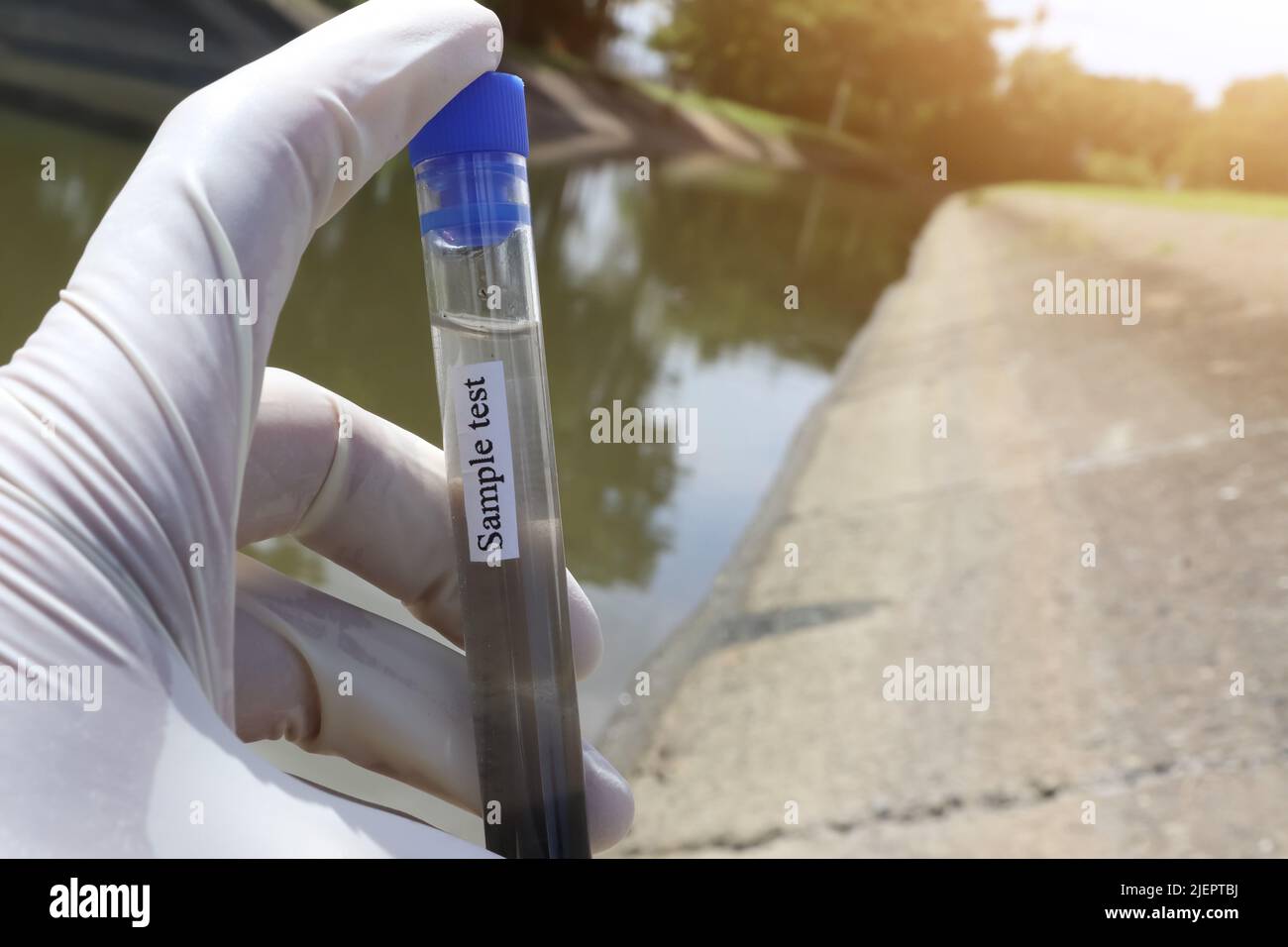 Chemical spill from test tube hi-res stock photography and images - Alamy