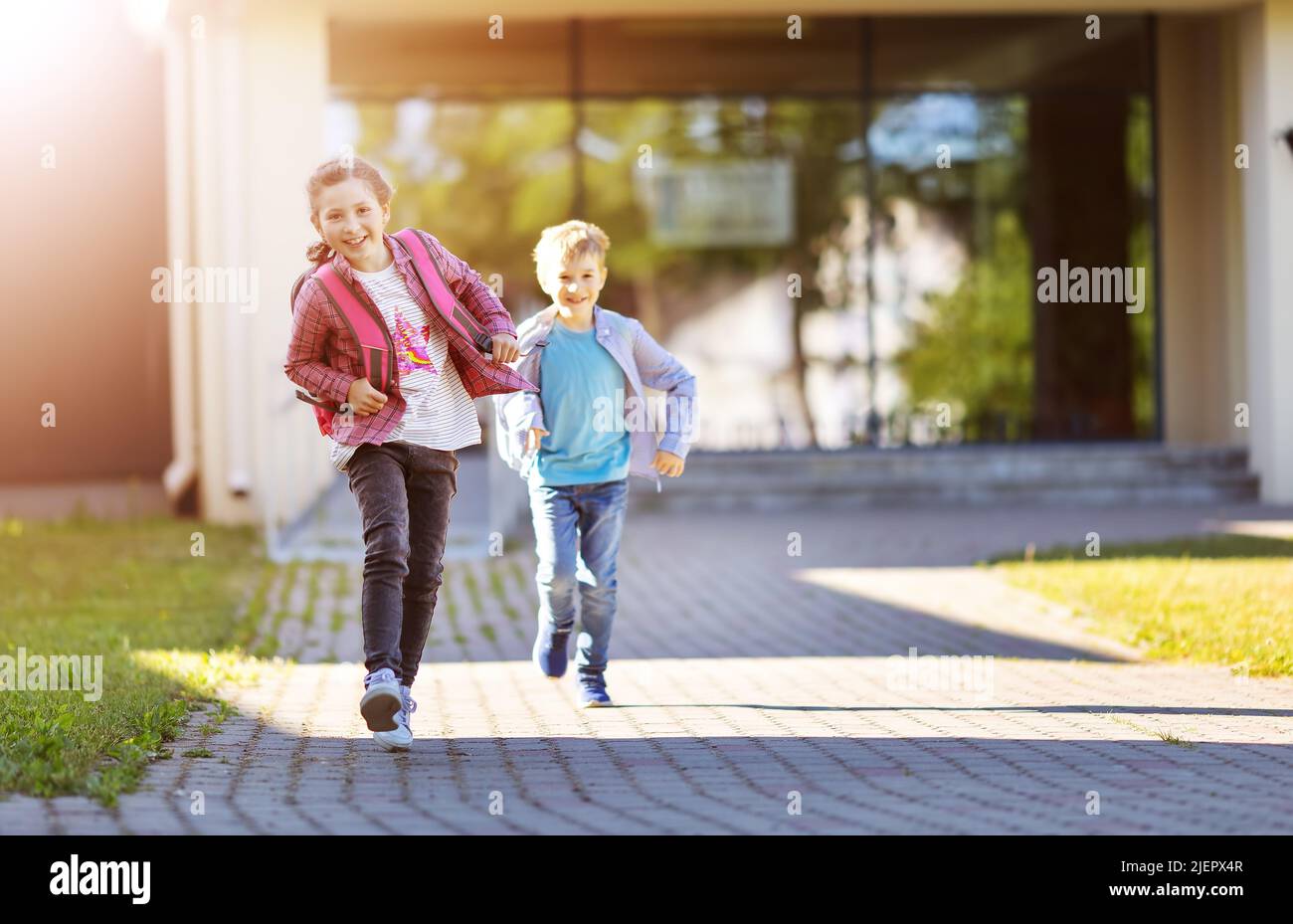 Girl leaving for school hi-res stock photography and images - Alamy