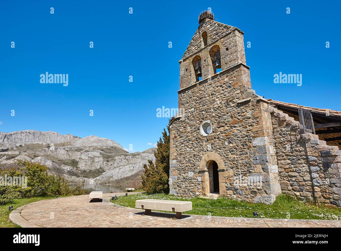Rebuilding the temple hi-res stock photography and images - Alamy