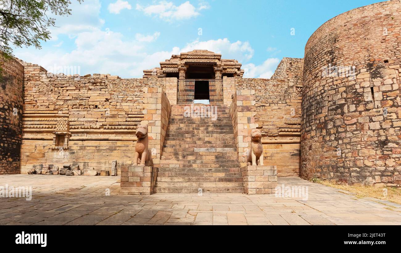 Entrance of Fort with stairs and two Lion Replicas, Garhi Padavali ...