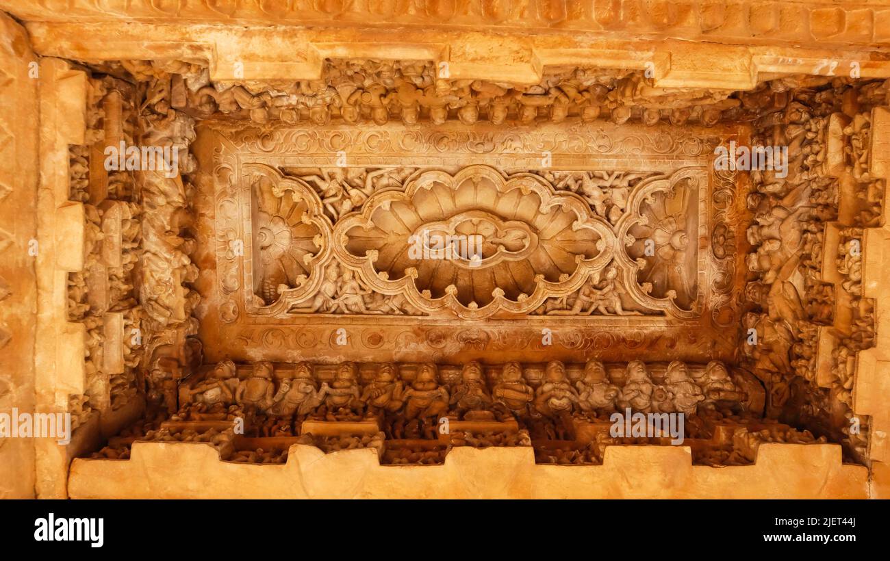 Beautiful carving of Hindu Gods and Goddess with ceiling design, Garhi ...