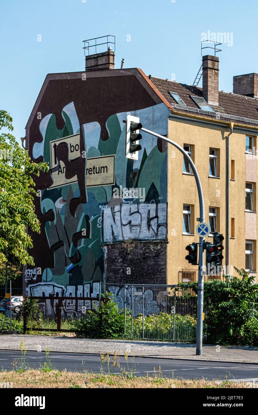 Graffiti covered wal hi-res stock photography and images - Alamy