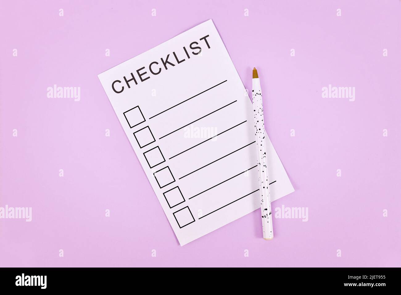 White empty checklist with pencil on violet background Stock Photo - Alamy