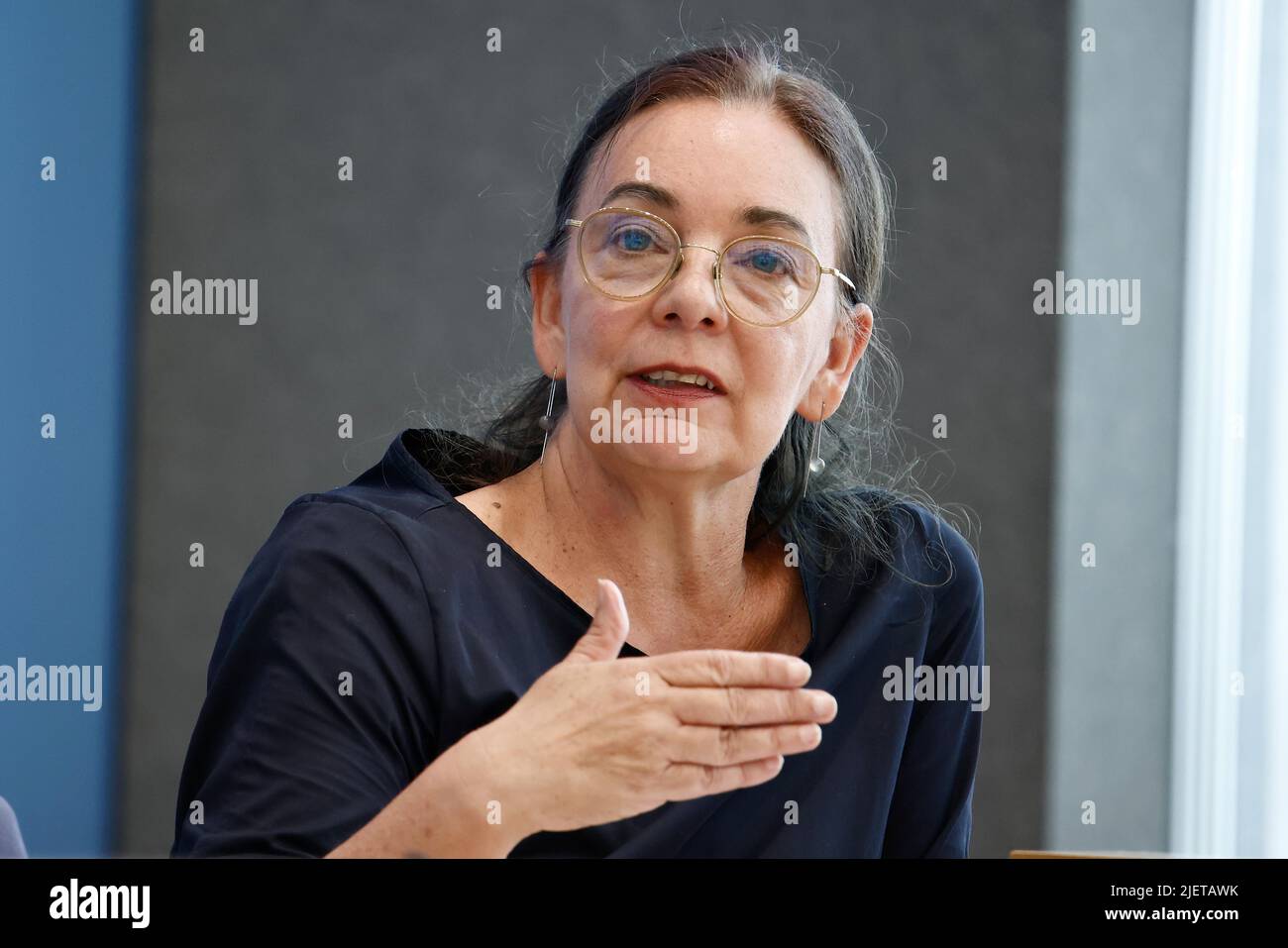Implementing agreement hi-res stock photography and images - Alamy