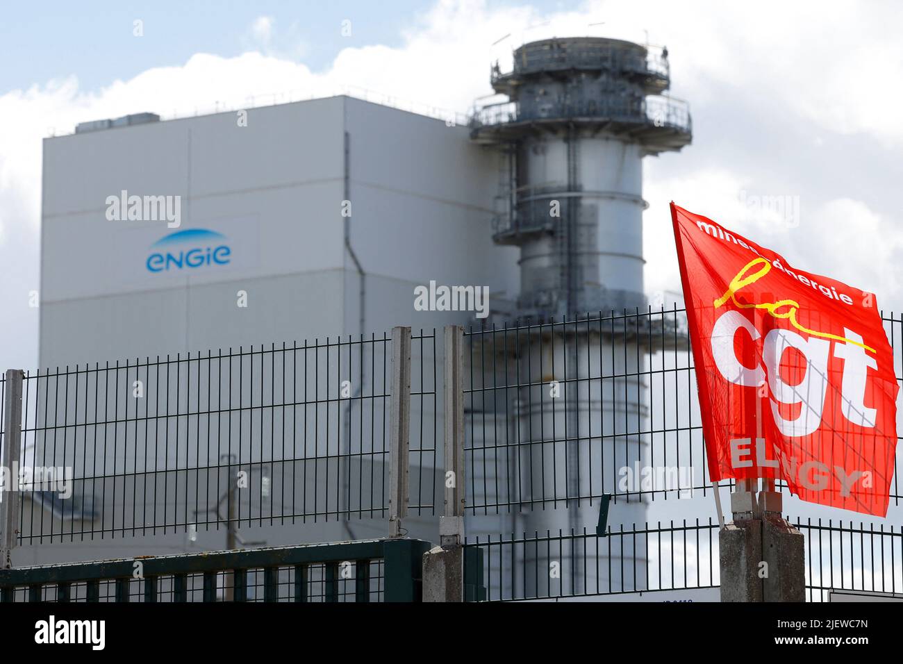 Lng terminal france hi-res stock photography and images - Alamy