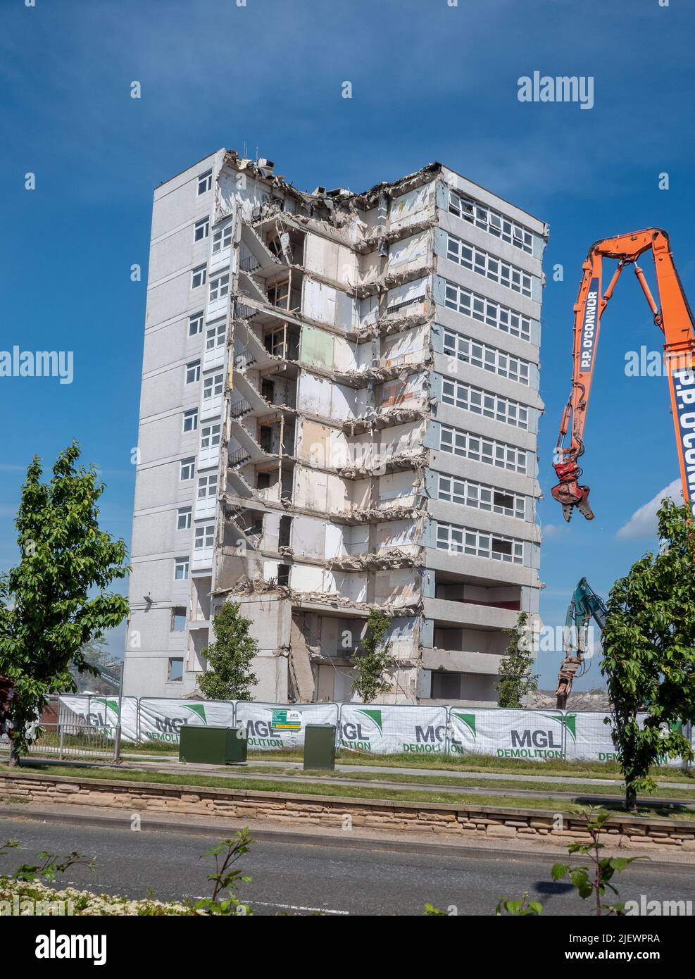 Demolition of Flats Stock Photo - Alamy