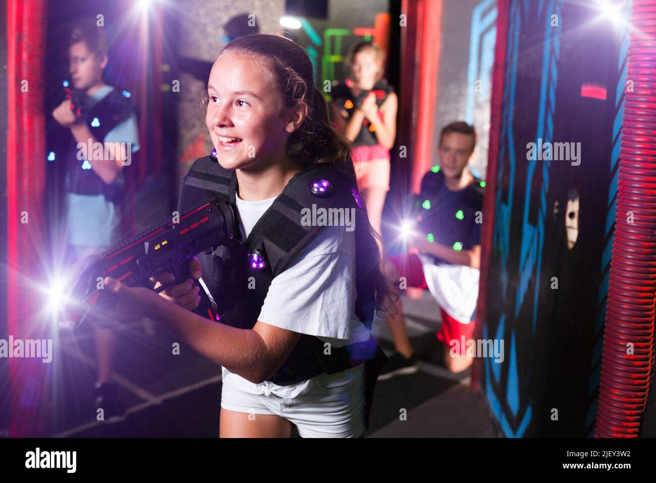 Tweens playing hi-res stock photography and images - Alamy