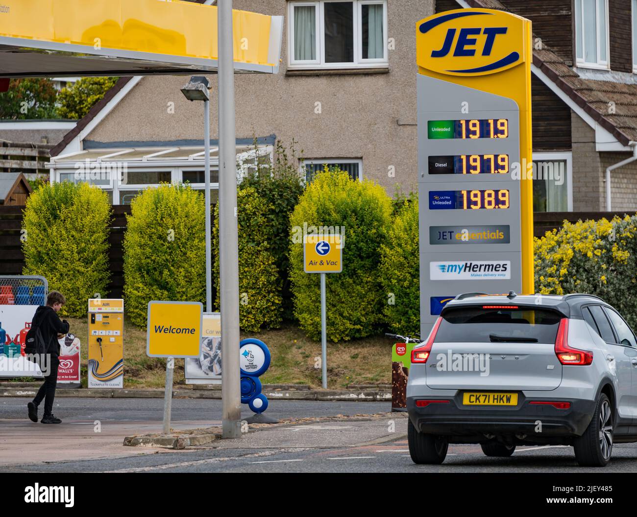 Dunbar, East Lothian, Scotland, UK. Fuel prices rise: The prices for ...