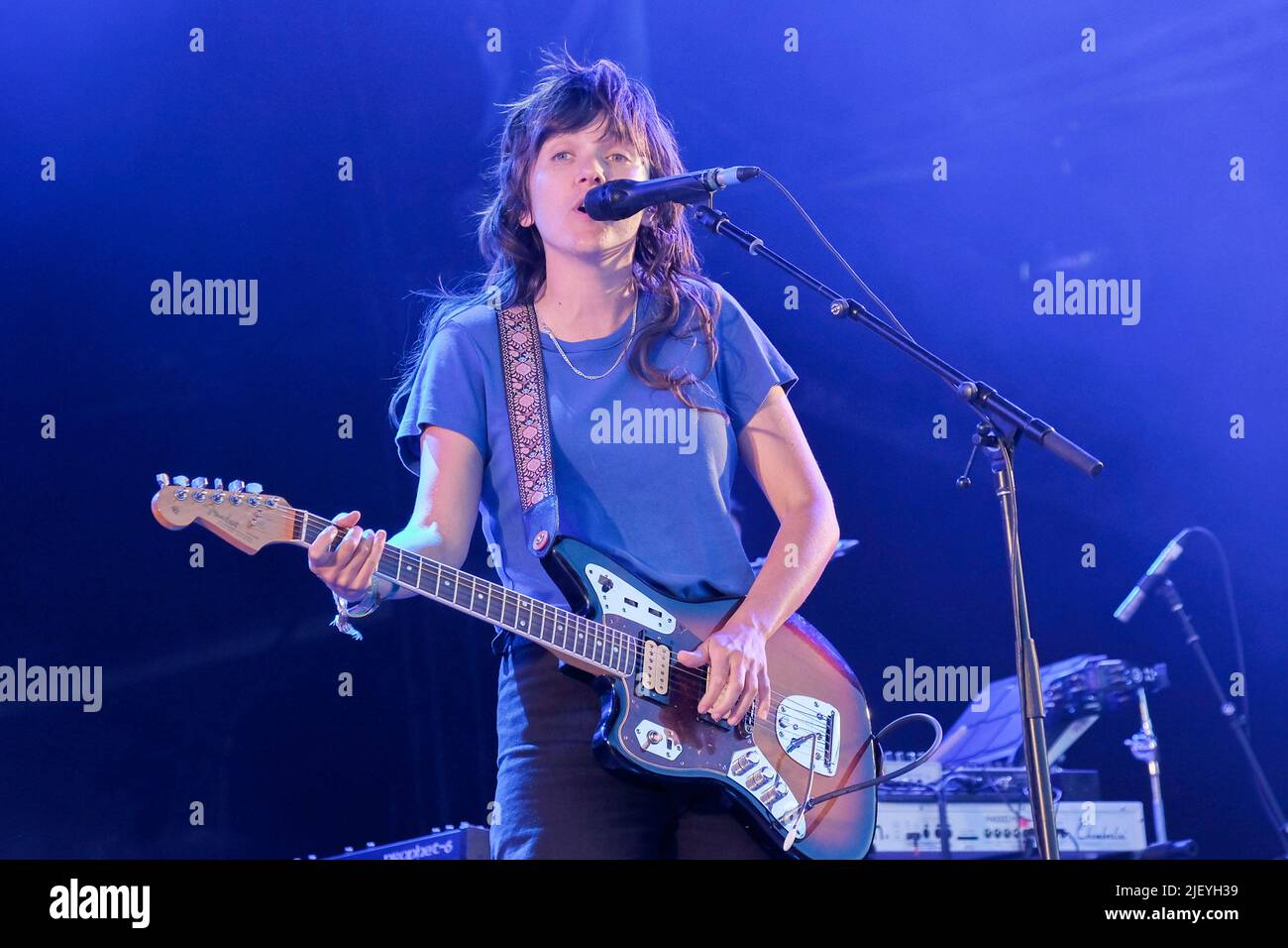 Park sopa images hi-res stock photography and images - Alamy