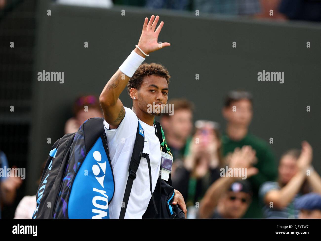 Nick kyrgios wimbledon 2022 crowd hi-res stock photography and images ...