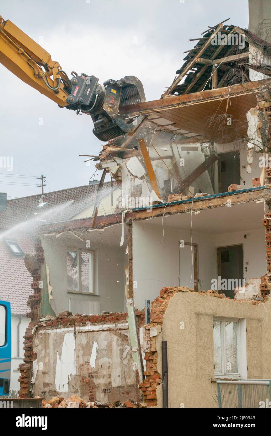 Dismantling building hi-res stock photography and images - Alamy