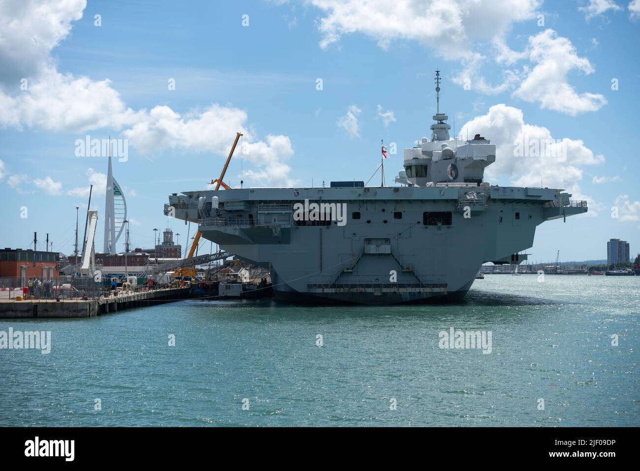 The British Naval fleet flagship HMS Queen Elizabeth docked in ...