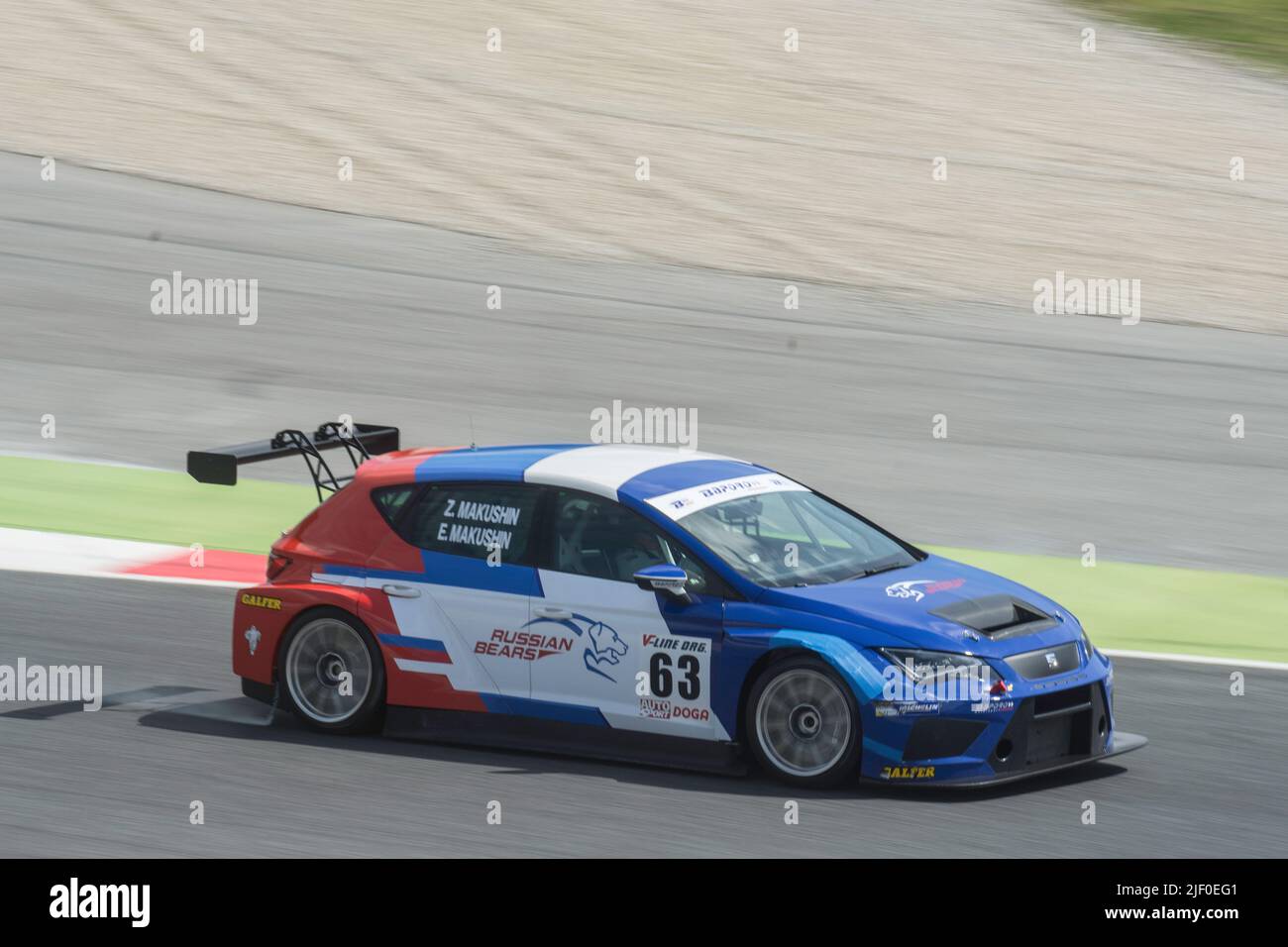 fast car in the asphalt. Seat Leon Supercopa MK3 Stock Photo - Alamy