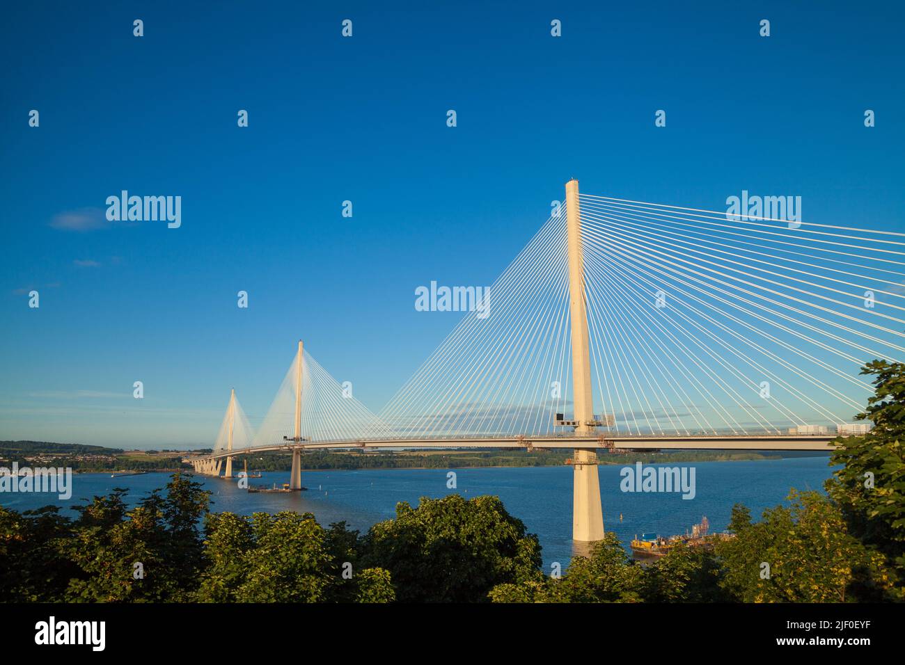 Queensferry crossing bridge hi-res stock photography and images - Alamy