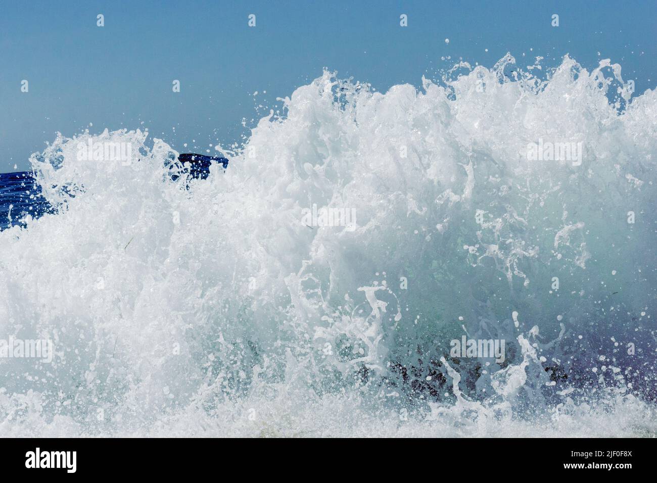 Water splash copy space wave hi-res stock photography and images - Alamy