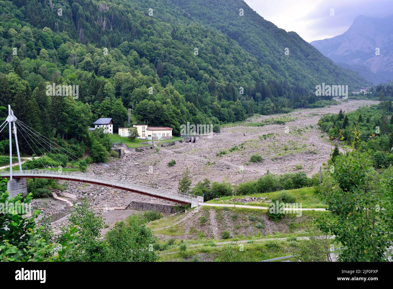 Power plant in distress hi-res stock photography and images - Alamy