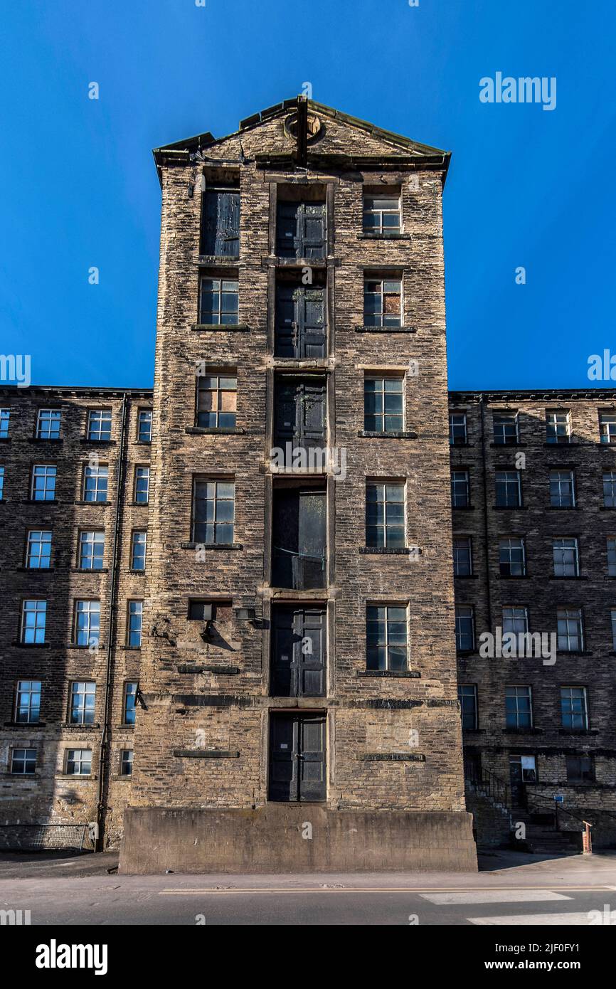 Dean Clough Mill warehouse, Halifax Stock Photo - Alamy