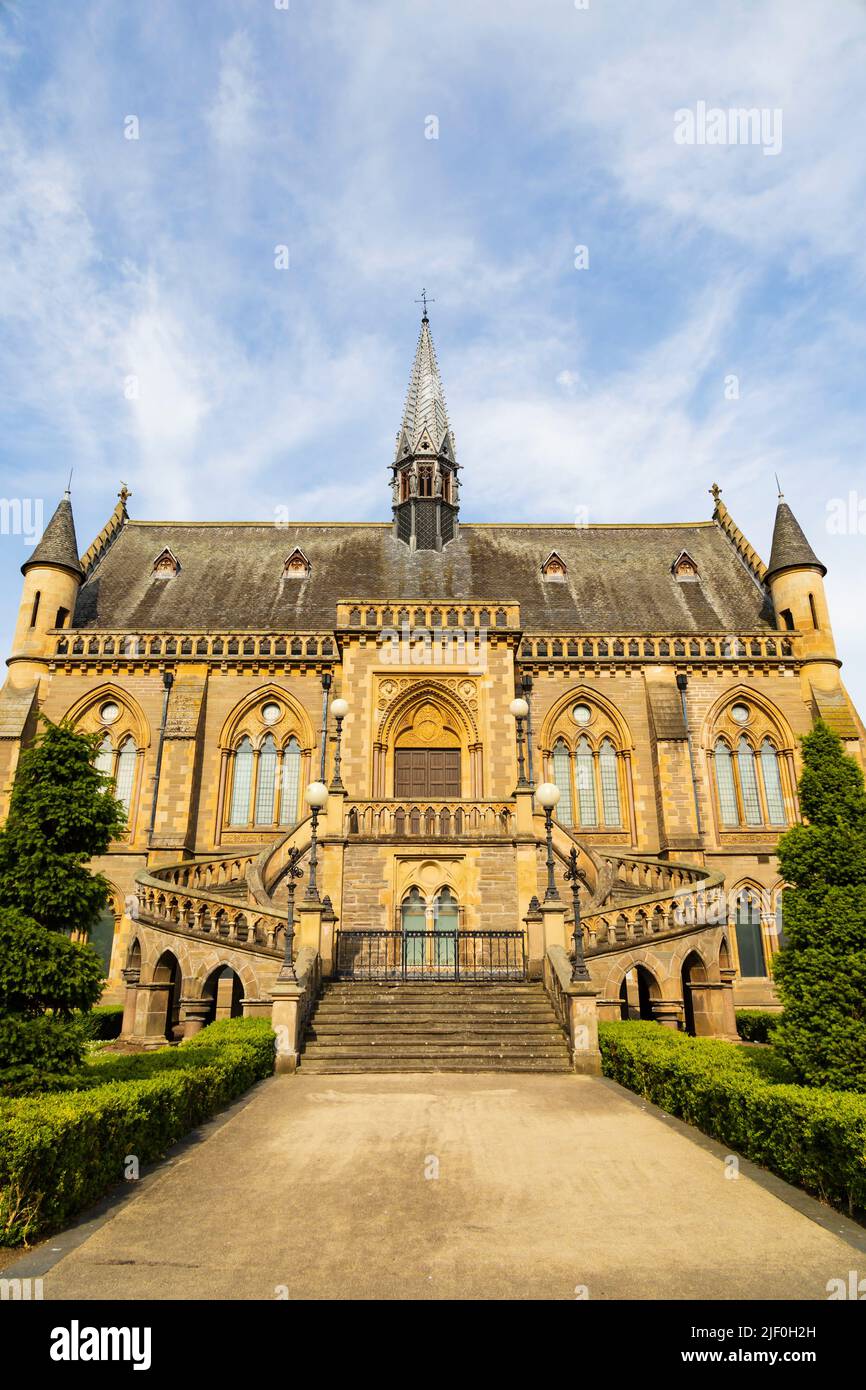 Mcmanus art gallery dundee hi-res stock photography and images - Alamy