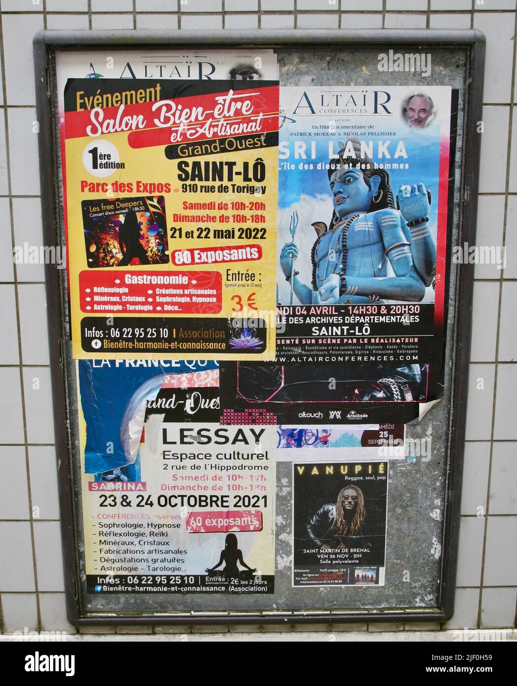 Town of saint lo hi-res stock photography and images - Alamy