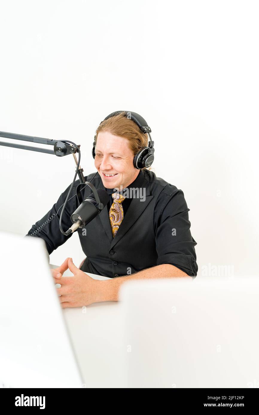 Talk show host microphone hi-res stock photography and images - Alamy