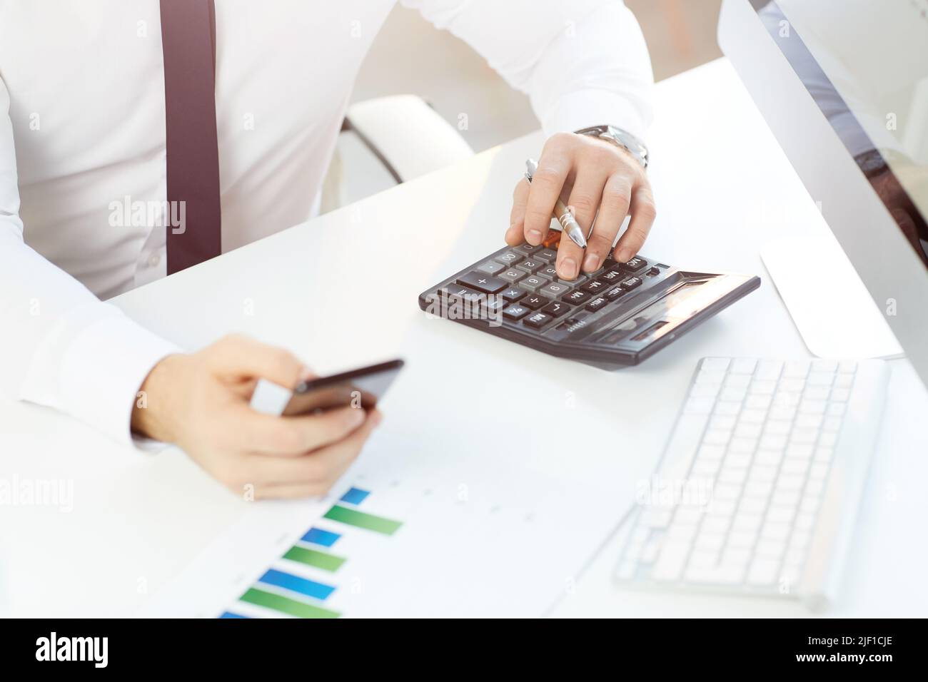 Male accountant hi-res stock photography and images - Alamy