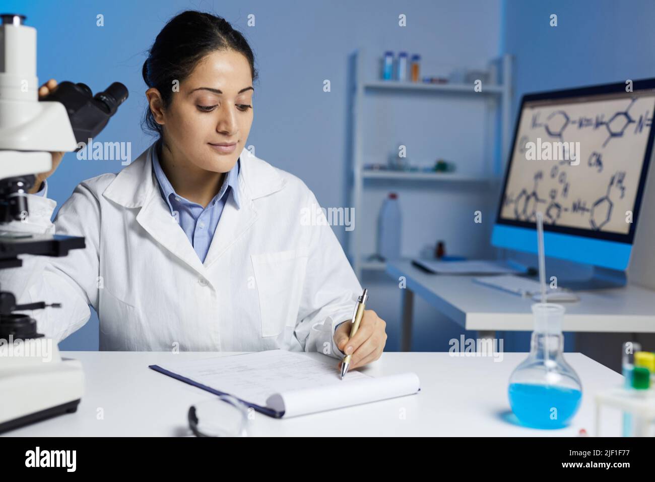 Indian student research hi-res stock photography and images - Alamy
