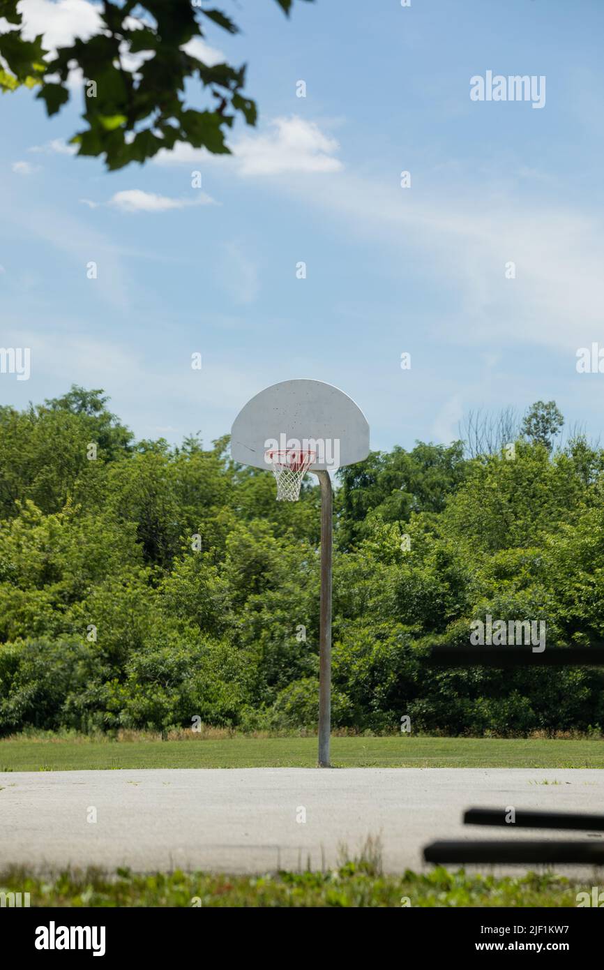 Empty outdoor basketball court hi-res stock photography and images - Alamy