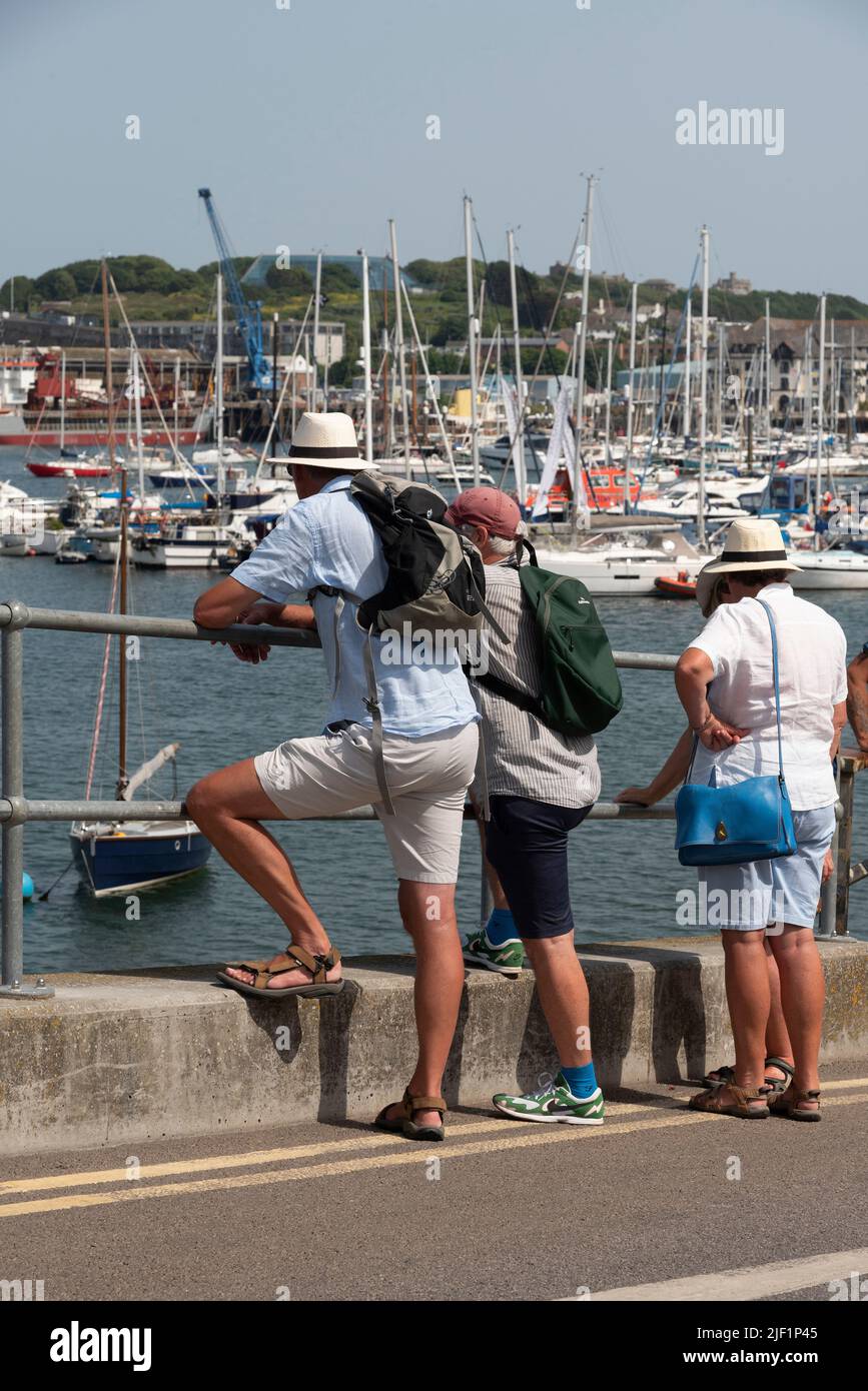Tanned legs hi-res stock photography and images - Alamy
