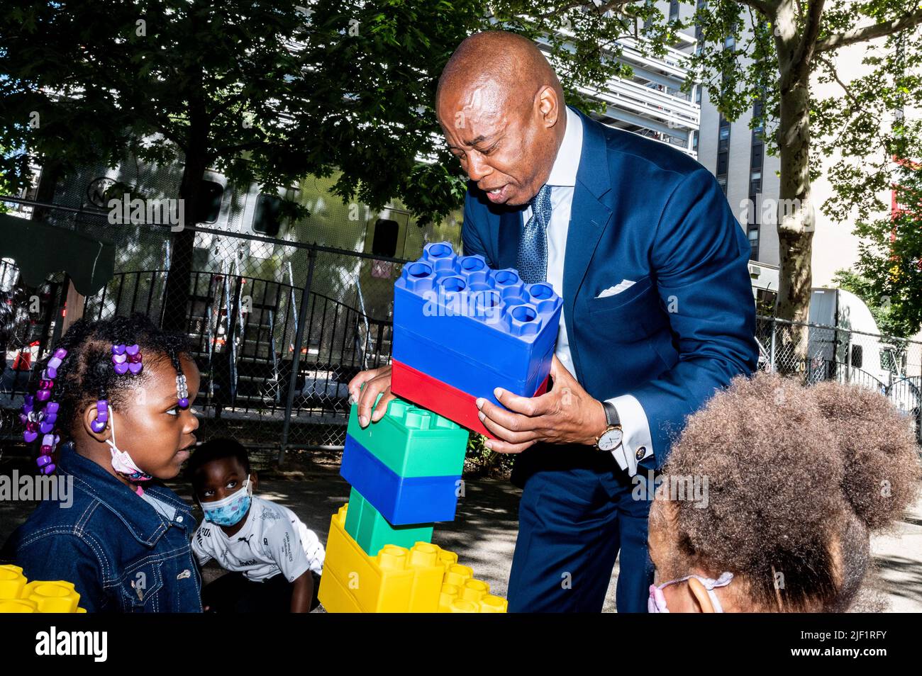 New York City Mayor Eric Adams (D) playing with children at the Union ...
