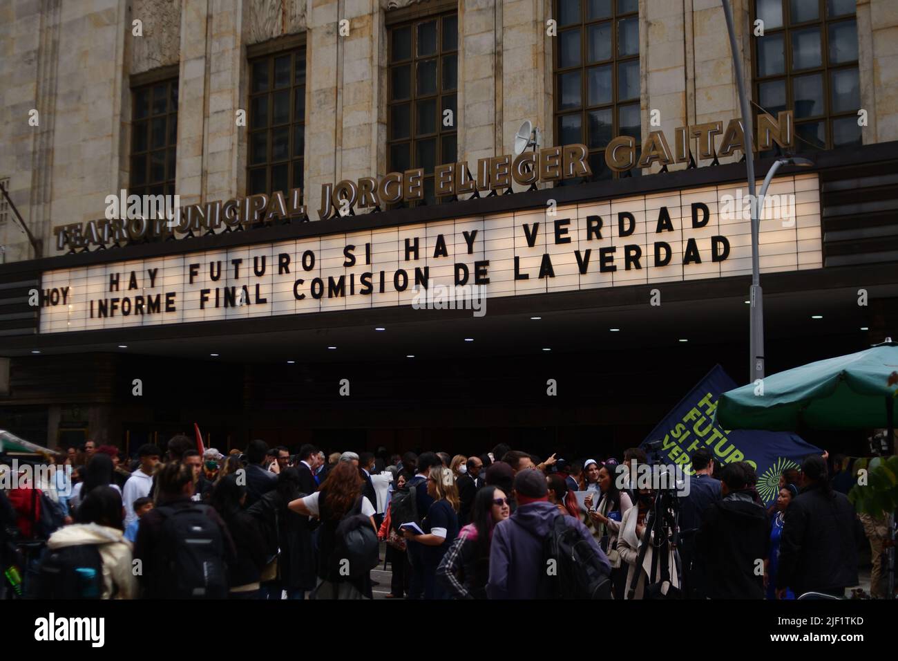 Colombia truth commission report hi-res stock photography and images ...