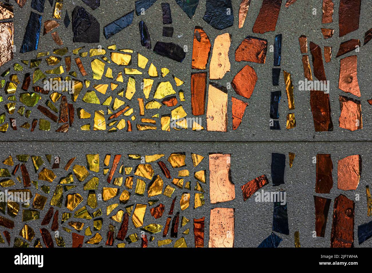 Mosaic pieces glass stone tiles hi-res stock photography and images - Alamy