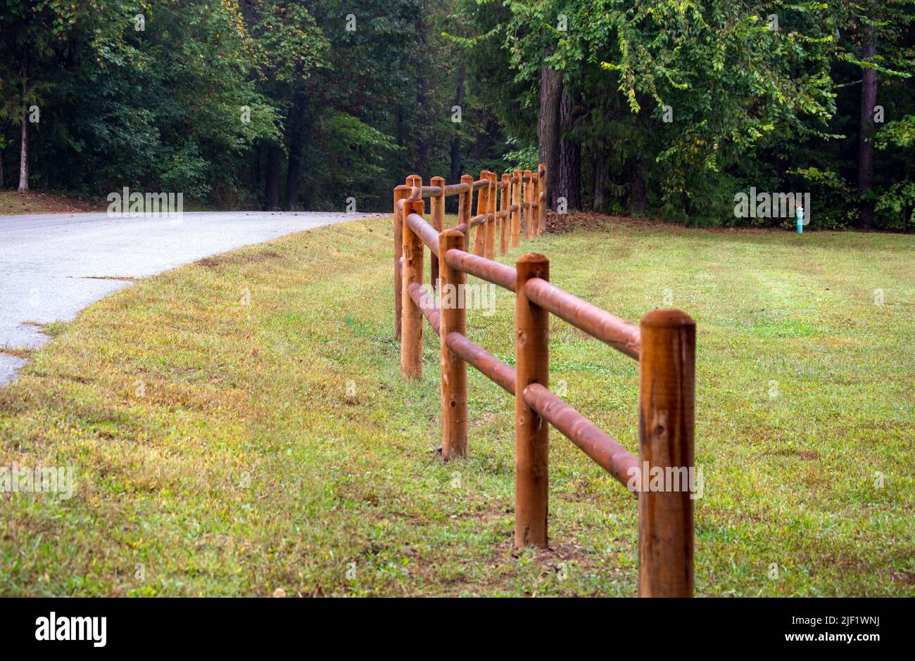 Curved fence hi-res stock photography and images - Alamy