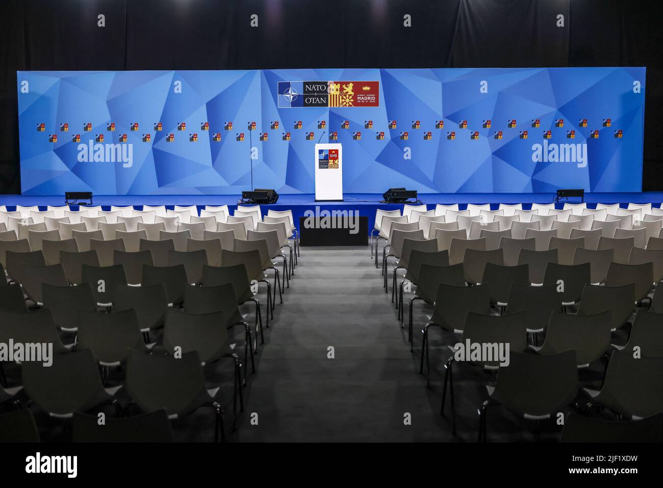 Press conference room hi-res stock photography and images - Alamy