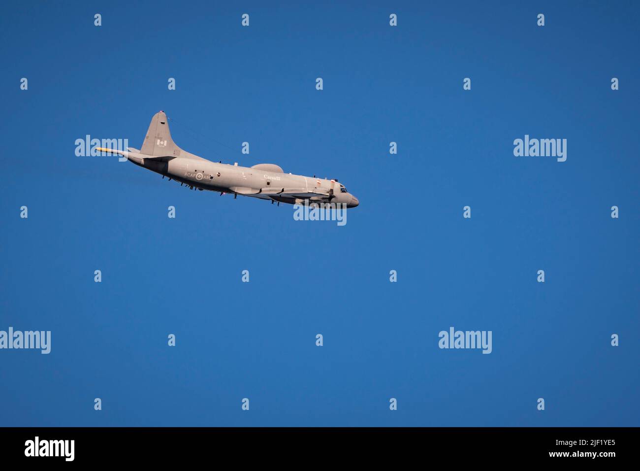 Royal Canadian Air Force CP-140 Aurora aircraft flypast Stock Photo - Alamy